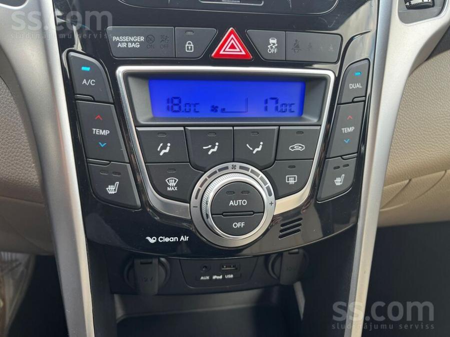 Black Hyundai i30 2012 in Kuldiga, with an engine capacity of 1.60 L and mileage of 284 thousand km for 4690 €, photo 21 on AUTOMOTO.COM.LV