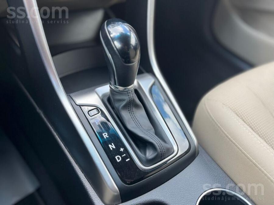 Black Hyundai i30 2012 in Kuldiga, with an engine capacity of 1.60 L and mileage of 284 thousand km for 4690 €, photo 22 on AUTOMOTO.COM.LV