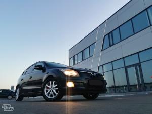 Black Hyundai i30 2012 in Siauliai, with an engine capacity of 1.60 L and mileage of 251 thousand km for 4300 €, photo  on AUTOMOTO.COM.LV