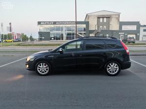 Black Hyundai i30 2012 in Siauliai, with an engine capacity of 1.60 L and mileage of 251 thousand km for 4300 €, photo 9 on AUTOMOTO.COM.LV