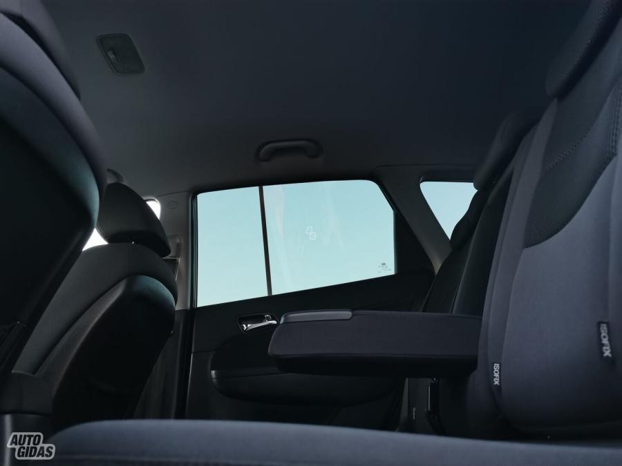 Black Hyundai i30 2012 in Siauliai, with an engine capacity of 1.60 L and mileage of 251 thousand km for 4300 €, photo 15 on AUTOMOTO.COM.LV
