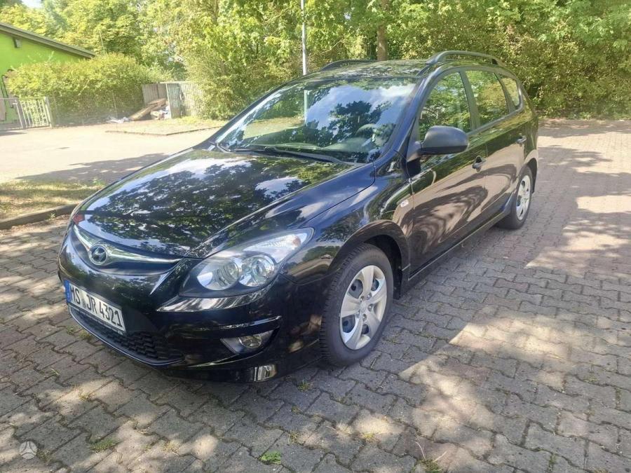 Melns Hyundai i30 2012 Telšiai, ar dzinēja tilpumu 1.40 L un nobraukumu 257 tūkst. km par 2900 €, foto 1 vietnē AUTOMOTO.COM.LV