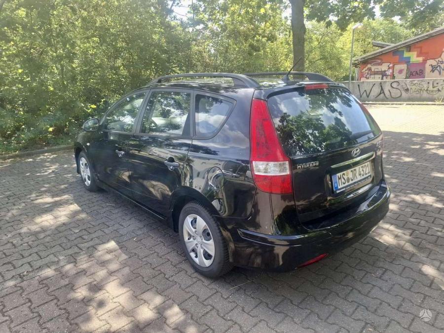 Melns Hyundai i30 2012 Telšiai, ar dzinēja tilpumu 1.40 L un nobraukumu 257 tūkst. km par 2900 €, foto 3 vietnē AUTOMOTO.COM.LV