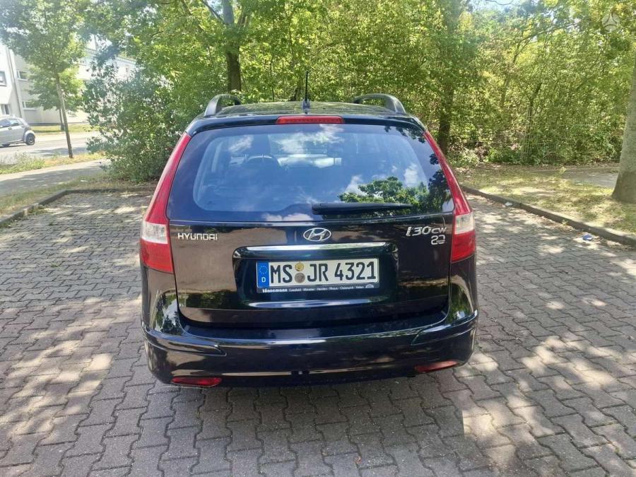 Melns Hyundai i30 2012 Telšiai, ar dzinēja tilpumu 1.40 L un nobraukumu 257 tūkst. km par 2900 €, foto 4 vietnē AUTOMOTO.COM.LV