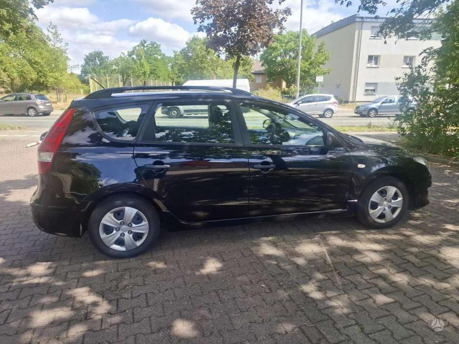 Melns Hyundai i30 2012 Telšiai, ar dzinēja tilpumu 1.40 L un nobraukumu 257 tūkst. km par 2900 €, foto 6 vietnē AUTOMOTO.COM.LV