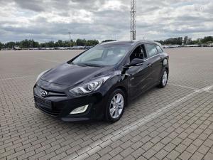 Black Hyundai i30 2013 in Marijampole, with an engine capacity of 1.59 L and mileage of 158 thousand km for 3950 €, photo 5 on AUTOMOTO.COM.LV