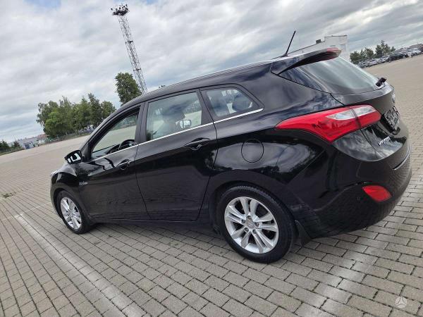 Melns Hyundai i30 2013 Marijampole, ar dzinēja tilpumu 1.59 L un nobraukumu 158 tūkst. km par 3950 €, foto 5 vietnē AUTOMOTO.COM.LV