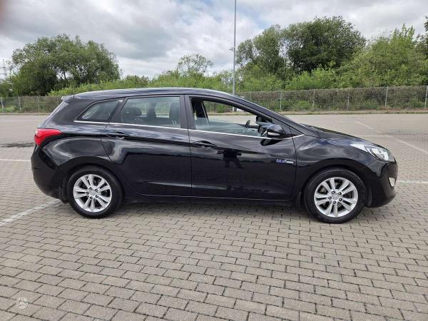 Melns Hyundai i30 2013 Marijampole, ar dzinēja tilpumu 1.59 L un nobraukumu 158 tūkst. km par 3950 €, foto 6 vietnē AUTOMOTO.COM.LV