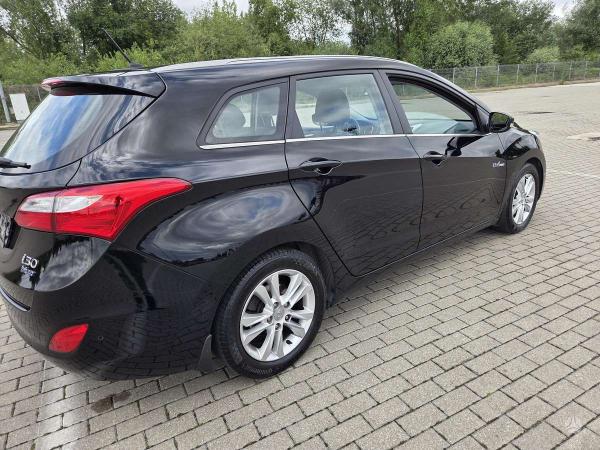 Melns Hyundai i30 2013 Marijampole, ar dzinēja tilpumu 1.59 L un nobraukumu 158 tūkst. km par 3950 €, foto 7 vietnē AUTOMOTO.COM.LV