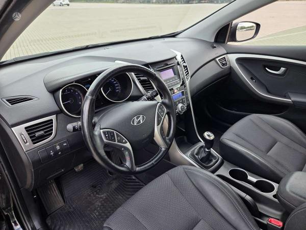 Melns Hyundai i30 2013 Marijampole, ar dzinēja tilpumu 1.59 L un nobraukumu 158 tūkst. km par 3950 €, foto 9 vietnē AUTOMOTO.COM.LV