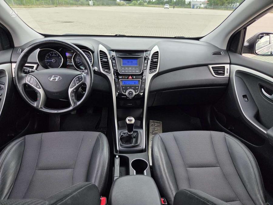Black Hyundai i30 2013 in Marijampole, with an engine capacity of 1.59 L and mileage of 158 thousand km for 3950 €, photo 13 on AUTOMOTO.COM.LV