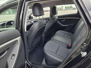 Black Hyundai i30 2013 in Marijampole, with an engine capacity of 1.59 L and mileage of 158 thousand km for 3950 €, photo 14 on AUTOMOTO.COM.LV