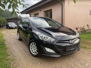 Black Hyundai i30 2013 in Sakiai, with an engine capacity of 1.58 L and mileage of 277 thousand km for 2990 €, photo  on AUTOMOTO.COM.LV