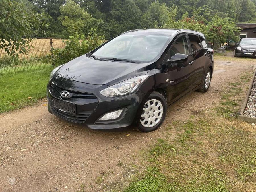 Черный Хендай i30 2013 в Шакяй, объемом двигателя 1.58 л и пробегом 277 тыс. км за 2990 €, фото 5 на AUTOMOTO.COM.LV