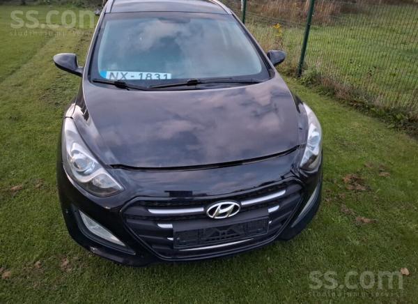 Хендай i30 2013 в Рига на AUTOMOTO.COM.LV Черный Хендай i30 2013 в Рига, объемом двигателя 1.60 л и пробегом 219 тыс. км за 1650 €, фото 3 на AUTOMOTO.COM.LV