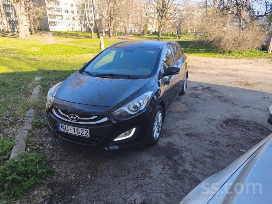 Melns Hyundai i30 2014 Rīga, ar dzinēja tilpumu 1.60 L un nobraukumu 279 tūkst. km par 3050 €, foto 4 vietnē AUTOMOTO.COM.LV