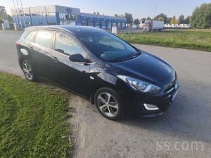 Melns Hyundai i30 2015 Rīga, ar dzinēja tilpumu 1.60 L un nobraukumu 163 tūkst. km par 4250 €, foto  vietnē AUTOMOTO.COM.LV