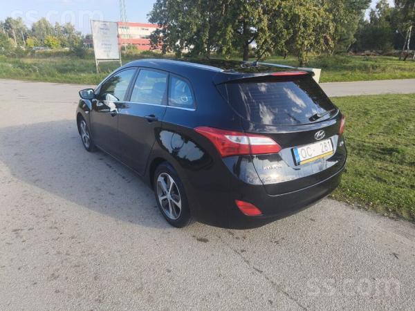 Black Hyundai i30 2015 in Riga, with an engine capacity of 1.60 L and mileage of 163 thousand km for 4250 €, photo 5 on AUTOMOTO.COM.LV