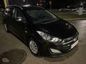 Black Hyundai i30 2016 in Kaunas, with an engine capacity of 1.60 L and mileage of 240 thousand km for 5350 €, photo 5 on AUTOMOTO.COM.LV