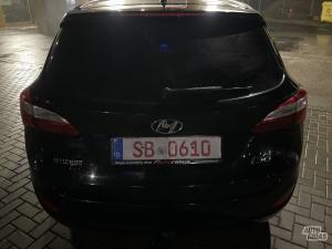 Black Hyundai i30 2016 in Kaunas, with an engine capacity of 1.60 L and mileage of 240 thousand km for 5350 €, photo 6 on AUTOMOTO.COM.LV