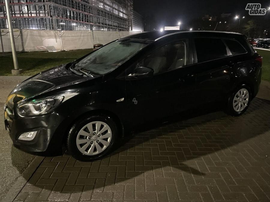 Black Hyundai i30 2016 in Kaunas, with an engine capacity of 1.60 L and mileage of 240 thousand km for 5350 €, photo 7 on AUTOMOTO.COM.LV