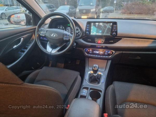 Melns Hyundai i30 2017 Tallina, ar dzinēja tilpumu 1.60 L un nobraukumu 125 tūkst. km par 11700 €, foto 11 vietnē AUTOMOTO.COM.LV
