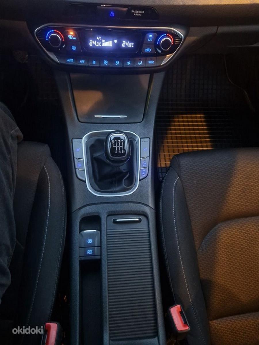 Черный Хендай i30 2017 в Таллин, объемом двигателя 1.60 л и пробегом 125 тыс. км за 11500 €, фото 29 на AUTOMOTO.COM.LV