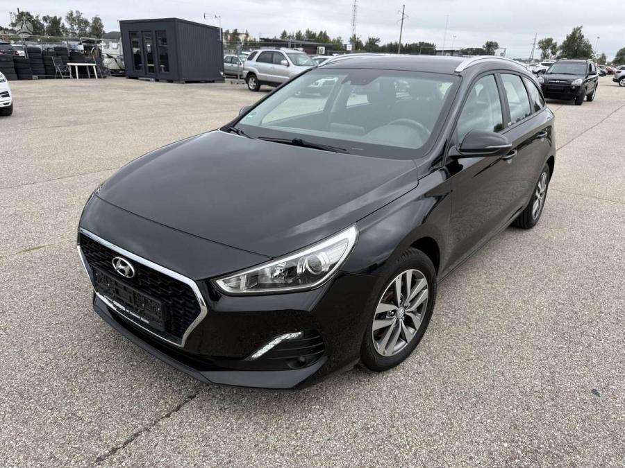 Black Hyundai i30 2020 in Marijampole, with an engine capacity of 1.60 L and mileage of 230 thousand km for 6200 €, photo 1 on AUTOMOTO.COM.LV