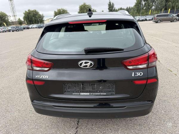 Хендай i30 2020 в Мариямполе на AUTOMOTO.COM.LV Черный Хендай i30 2020 в Мариямполе, объемом двигателя 1.60 л и пробегом 230 тыс. км за 6200 €, фото 5 на AUTOMOTO.COM.LV