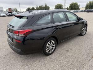 Black Hyundai i30 2020 in Marijampole, with an engine capacity of 1.60 L and mileage of 230 thousand km for 6200 €, photo 6 on AUTOMOTO.COM.LV