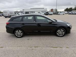 Black Hyundai i30 2020 in Marijampole, with an engine capacity of 1.60 L and mileage of 230 thousand km for 6200 €, photo 7 on AUTOMOTO.COM.LV