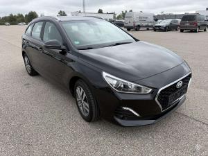 Black Hyundai i30 2020 in Marijampole, with an engine capacity of 1.60 L and mileage of 230 thousand km for 6200 €, photo 8 on AUTOMOTO.COM.LV