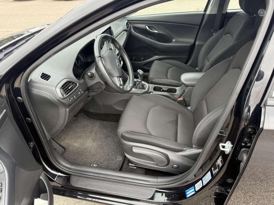 Black Hyundai i30 2020 in Marijampole, with an engine capacity of 1.60 L and mileage of 230 thousand km for 6200 €, photo 10 on AUTOMOTO.COM.LV