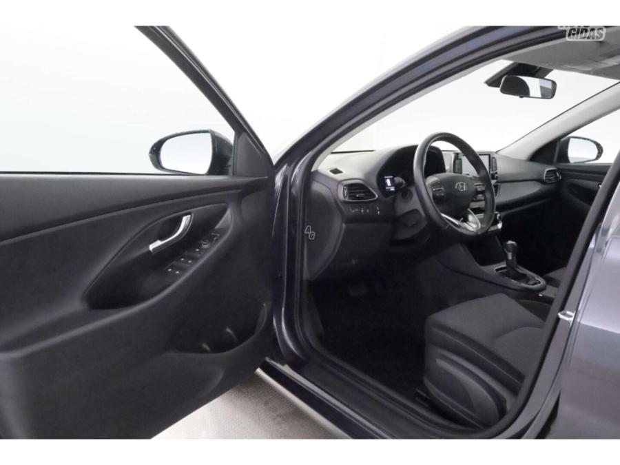 Black Hyundai i30 2023 in Kaunas, with an engine capacity of 1.00 L and mileage of 30 thousand km for 22297 €, photo 15 on AUTOMOTO.COM.LV
