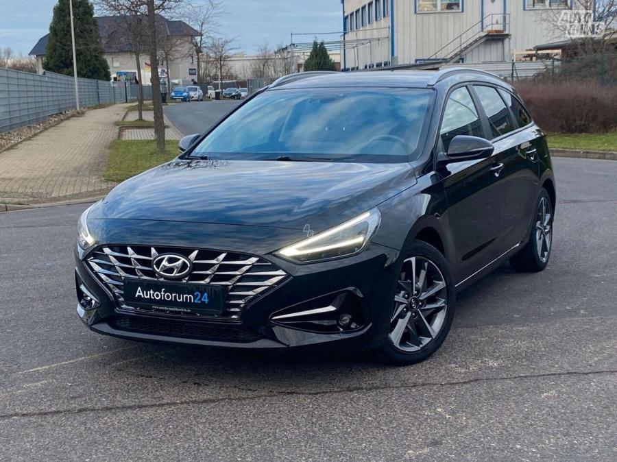 Black Hyundai i30 2023 in Kaunas, with an engine capacity of 1.00 L and mileage of 46 thousand km for 22745 €, photo 1 on AUTOMOTO.COM.LV