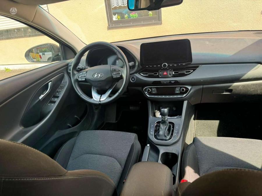 Черный Хендай i30 2023 в Тельшяй, объемом двигателя 1.48 л и пробегом 30 тыс. км за 14500 €, фото 8 на AUTOMOTO.COM.LV
