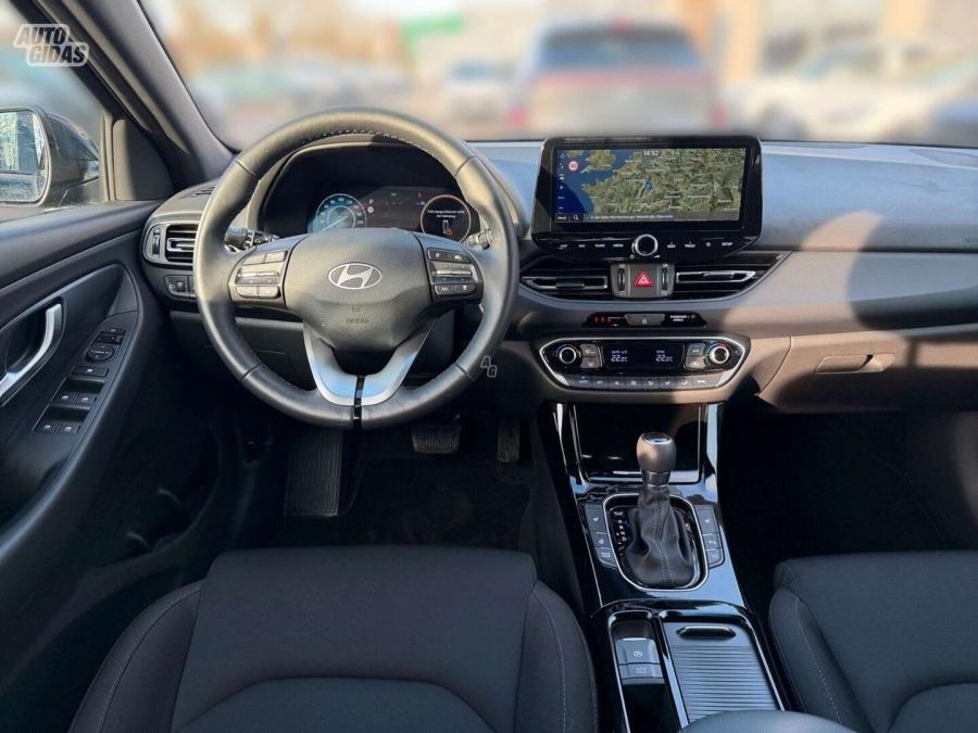 Melns Hyundai i30 2025 Kauņa, ar dzinēja tilpumu 1.50 L un nobraukumu 16 tūkst. km par 26417 €, foto 10 vietnē AUTOMOTO.COM.LV