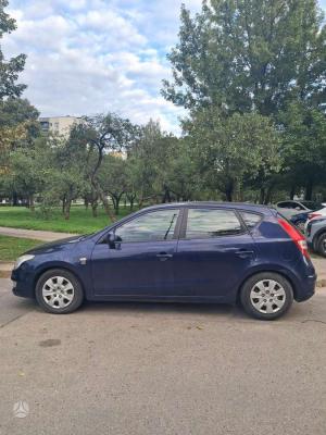 Zils Hyundai i30 2007 Viļņa, ar dzinēja tilpumu 1.58 L un nobraukumu 220 tūkst. km par 700 €, foto 3 vietnē AUTOMOTO.COM.LV