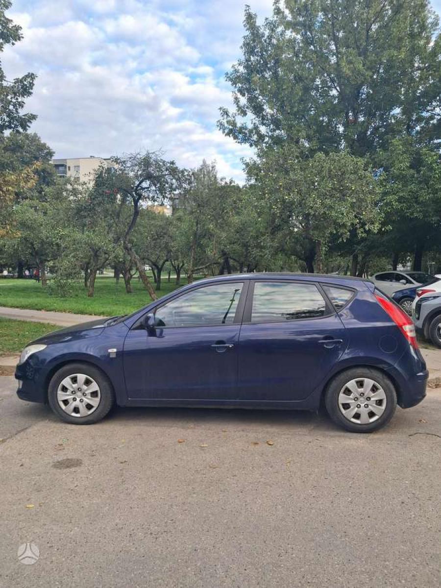 Zils Hyundai i30 2007 Viļņa, ar dzinēja tilpumu 1.58 L un nobraukumu 220 tūkst. km par 700 €, foto 3 vietnē AUTOMOTO.COM.LV