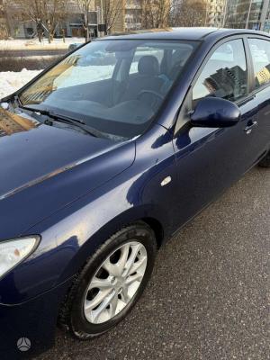 Zils Hyundai i30 2008 Viļņa, ar dzinēja tilpumu 1.58 L un nobraukumu 218 tūkst. km par 2200 €, foto 4 vietnē AUTOMOTO.COM.LV