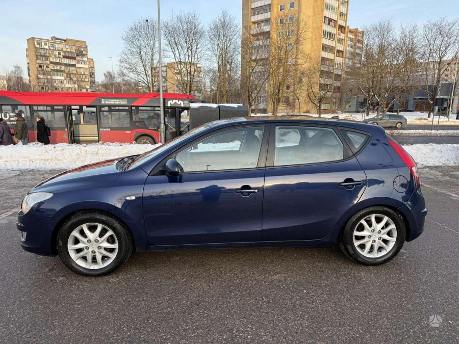 Zils Hyundai i30 2008 Viļņa, ar dzinēja tilpumu 1.58 L un nobraukumu 218 tūkst. km par 2200 €, foto 5 vietnē AUTOMOTO.COM.LV