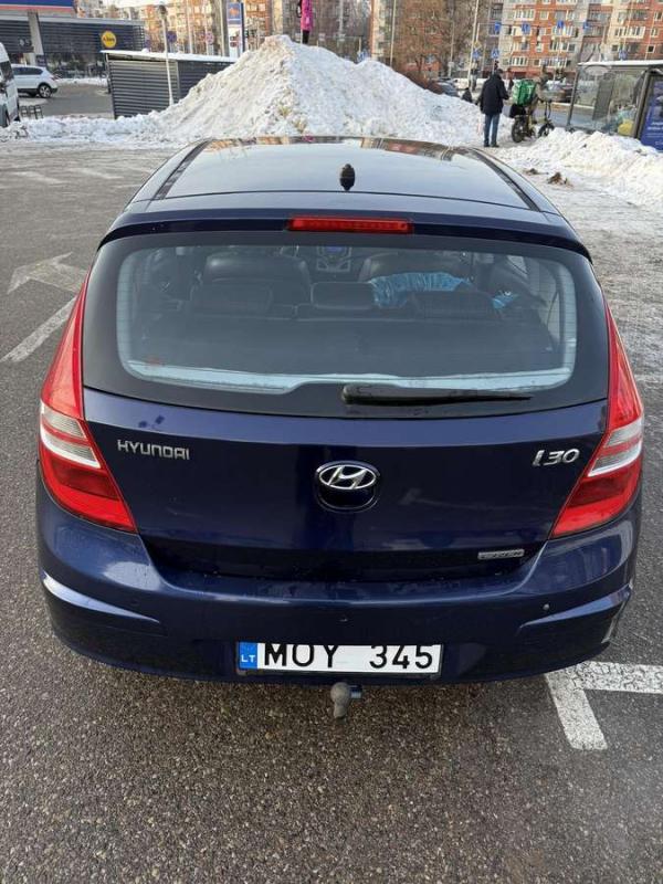 Blue Hyundai i30 2008 in Vilnius, with an engine capacity of 1.58 L and mileage of 218 thousand km for 2200 €, photo 7 on AUTOMOTO.COM.LV