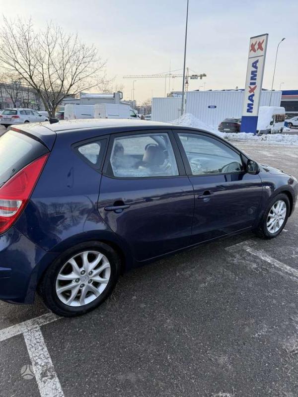 Blue Hyundai i30 2008 in Vilnius, with an engine capacity of 1.58 L and mileage of 218 thousand km for 2200 €, photo 9 on AUTOMOTO.COM.LV