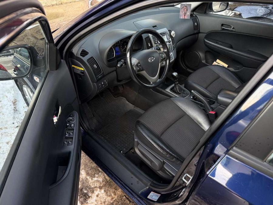 Zils Hyundai i30 2008 Viļņa, ar dzinēja tilpumu 1.58 L un nobraukumu 218 tūkst. km par 2200 €, foto 11 vietnē AUTOMOTO.COM.LV
