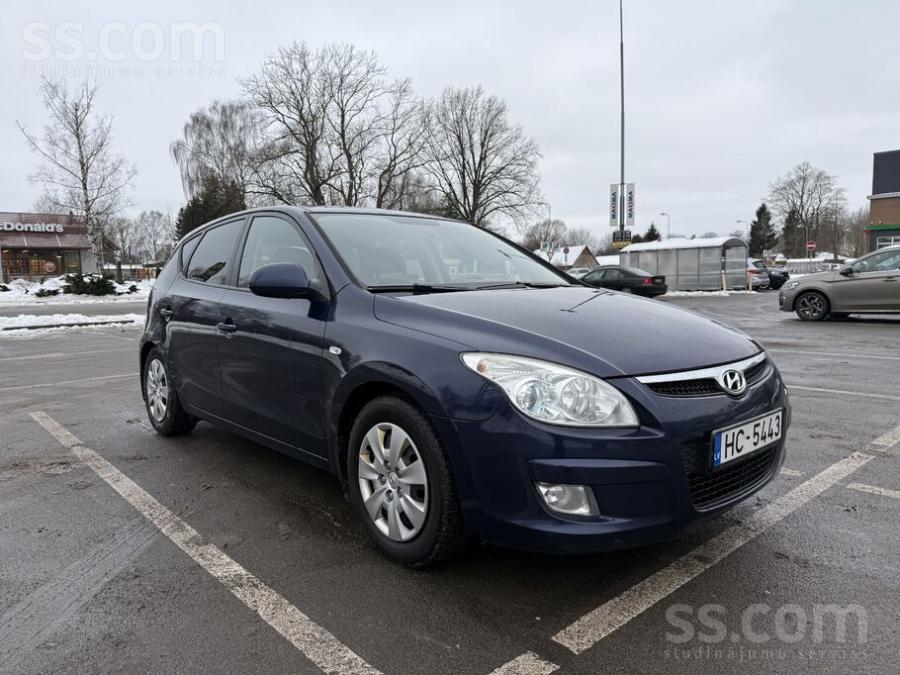 Zils Hyundai i30 2008 Rīga, ar dzinēja tilpumu 1.60 L un nobraukumu 277 tūkst. km par 2300 €, foto 3 vietnē AUTOMOTO.COM.LV