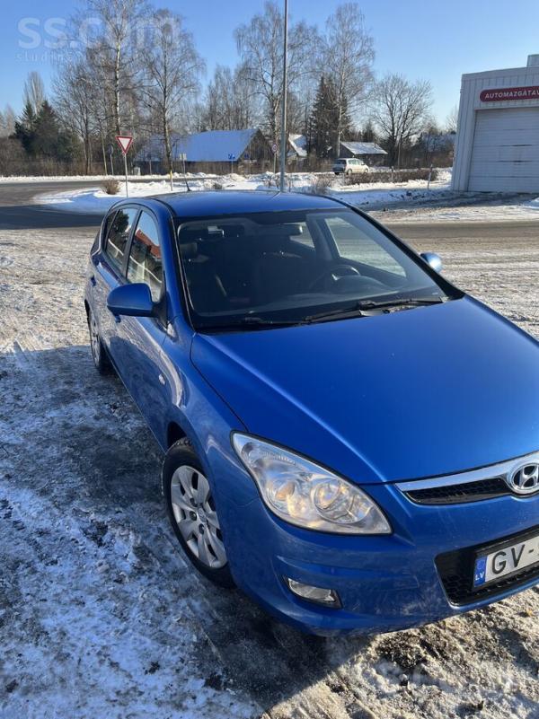 Zils Hyundai i30 2008 Rīga, ar dzinēja tilpumu 1.60 L un nobraukumu 312 tūkst. km par 2650 €, foto 3 vietnē AUTOMOTO.COM.LV
