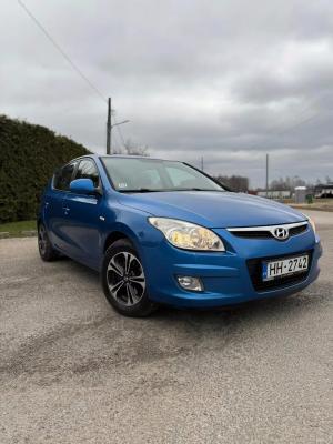 Blue Hyundai i30 2008 in Riga, with an engine capacity of 1.60 L and mileage of 197 thousand km for 1900 €, photo 4 on AUTOMOTO.COM.LV