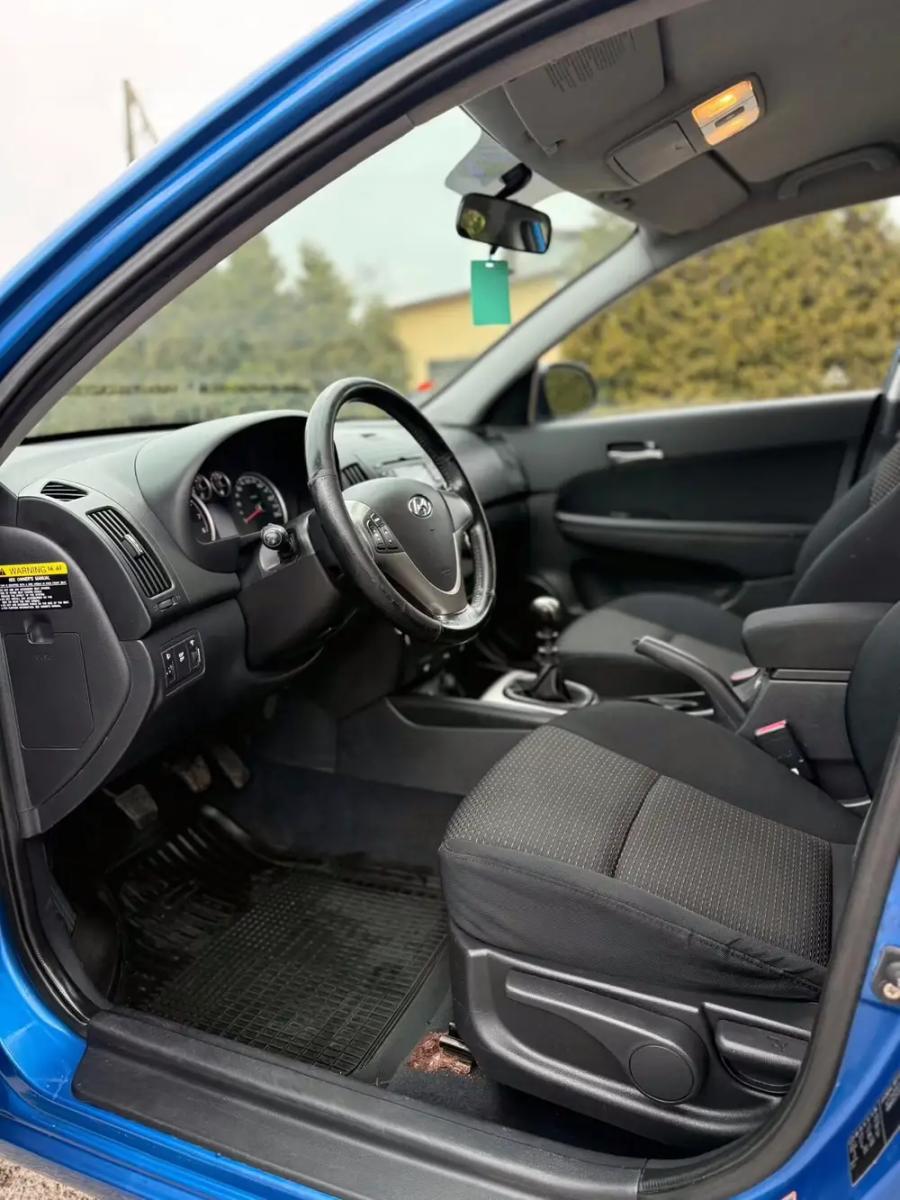 Blue Hyundai i30 2008 in Riga, with an engine capacity of 1.60 L and mileage of 197 thousand km for 1900 €, photo 10 on AUTOMOTO.COM.LV