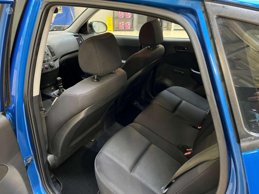 Zils Hyundai i30 2008 Viļņa, ar dzinēja tilpumu 1.58 L un nobraukumu 348 tūkst. km par 1499 €, foto 18 vietnē AUTOMOTO.COM.LV