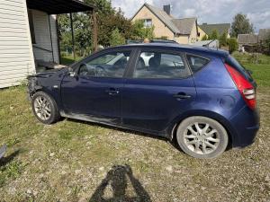 Blue Hyundai i30 2008 in Kaunas, with an engine capacity of 1.58 L and mileage of 218 thousand km for 500 €, photo 1 on AUTOMOTO.COM.LV